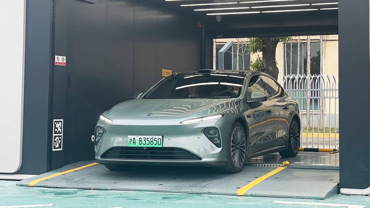 Shanghai to continue offering free license plates for EVs in 2026 ...
